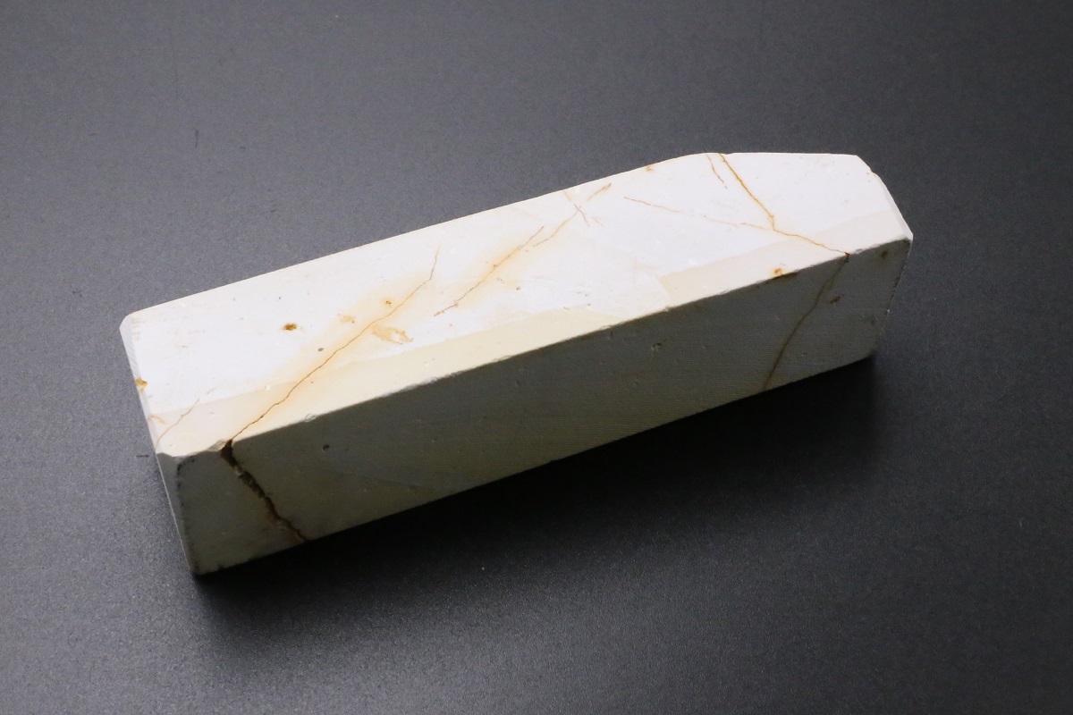 Ehime Iyoto Nagura Natural whetstone 11.4oz- Kabukiknives Buy Japanese ...